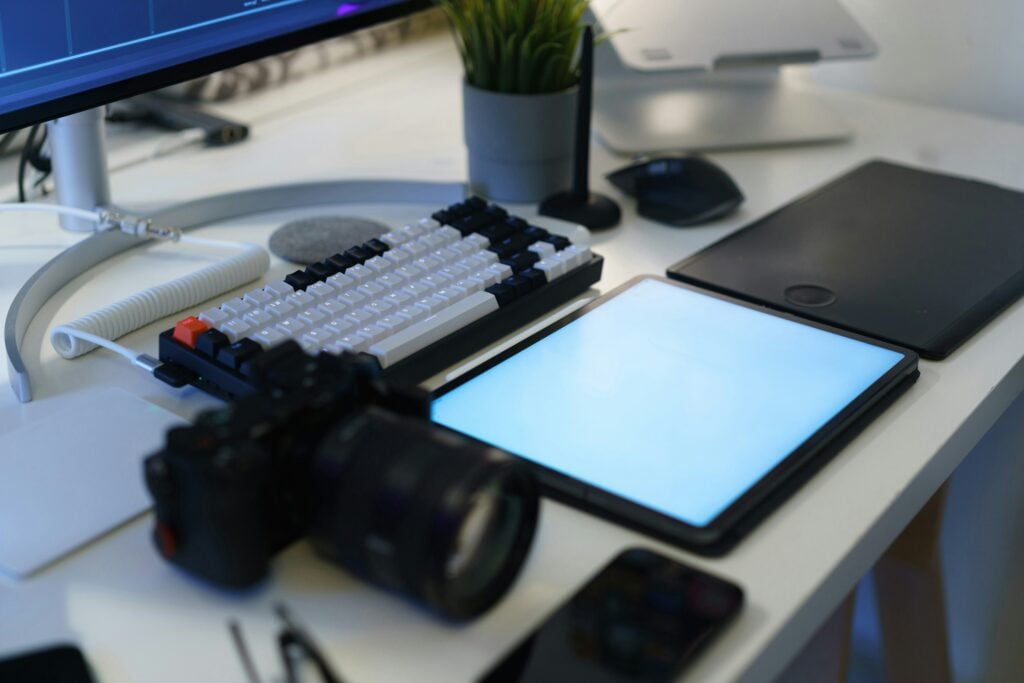AI's Impact on Freelancing: Navigating the Future of Independent Work ...